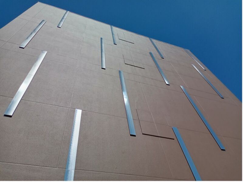 Metal panel with high corrosion resistance and strength, expressed in ...
